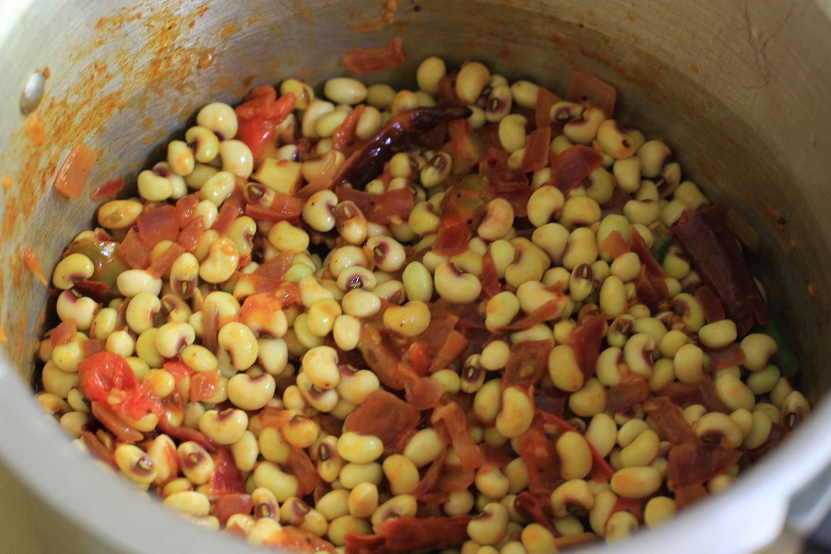 how to cook cow peas and rice